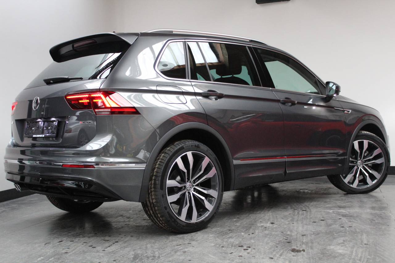 Carspoint.be - VOLKSWAGEN TIGUAN R-LINE 4MOTION DSG
